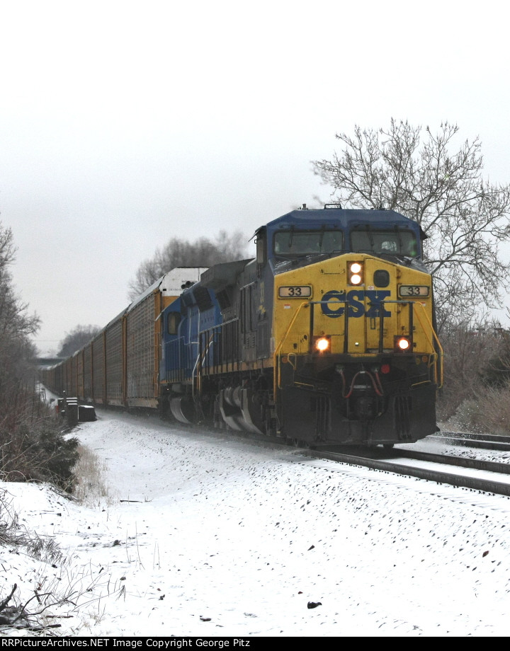 CSX train Q216 in the snow